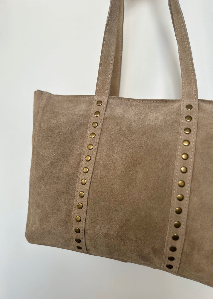 Mala de tachas – KAKAU